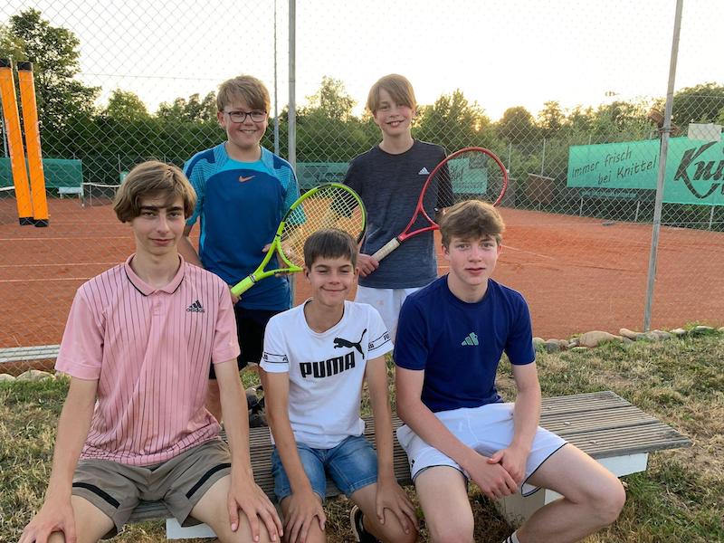 Junioren U15 Tabellenerster vor letztem Spieltag – Tennisclub Schönaich ...